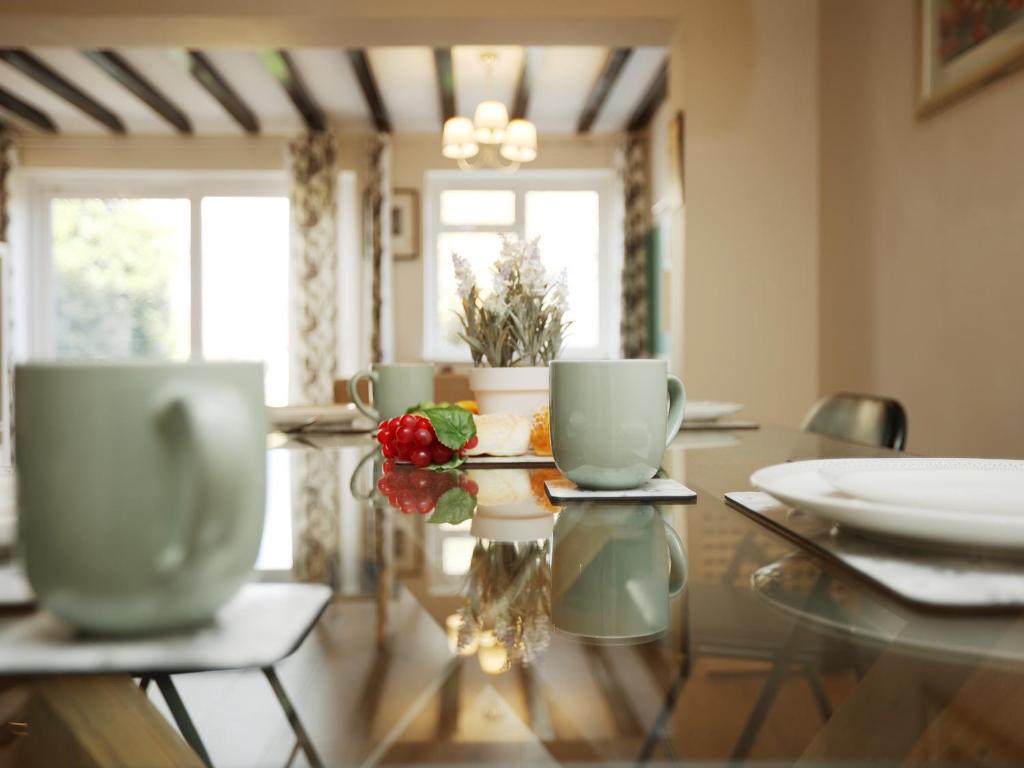 Mount Rd By N And N Stays Ltd, Perfect for contractors and workers ...