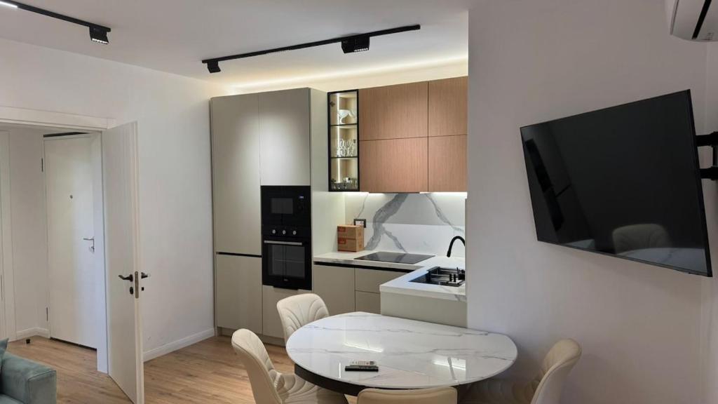 Complex Dielli Apt Qerret, Golem (updated prices 2025)