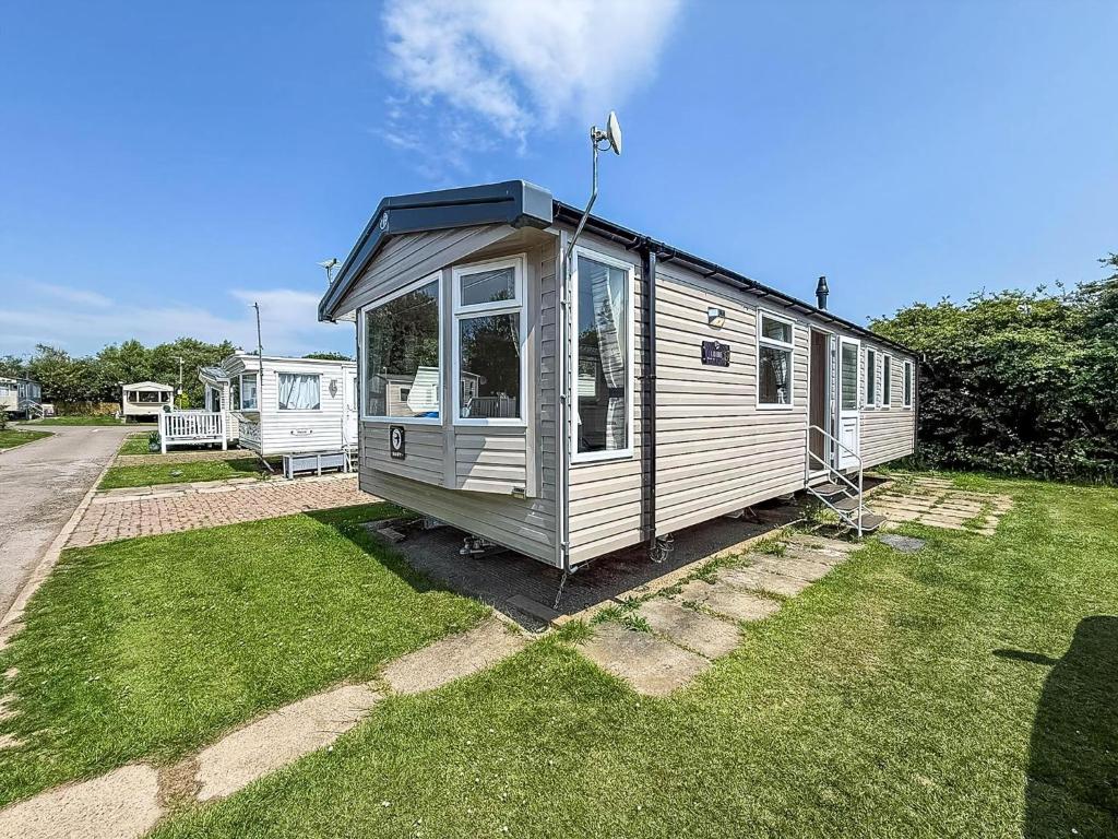 Beautiful Caravan At Skipsea Sands Ref 41029Wf, Barmston (updated ...