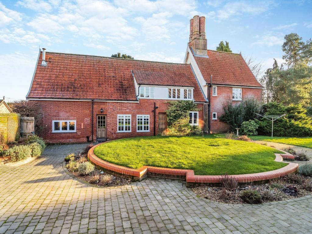The Farmhouse - Uk45894, Banham (updated prices 2025)