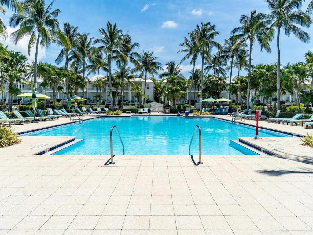 Indigo Reef #1 - Captain`s Cure- Luxury Waterfront Villa, 31' Dock, Marathon (aktualisierte ...