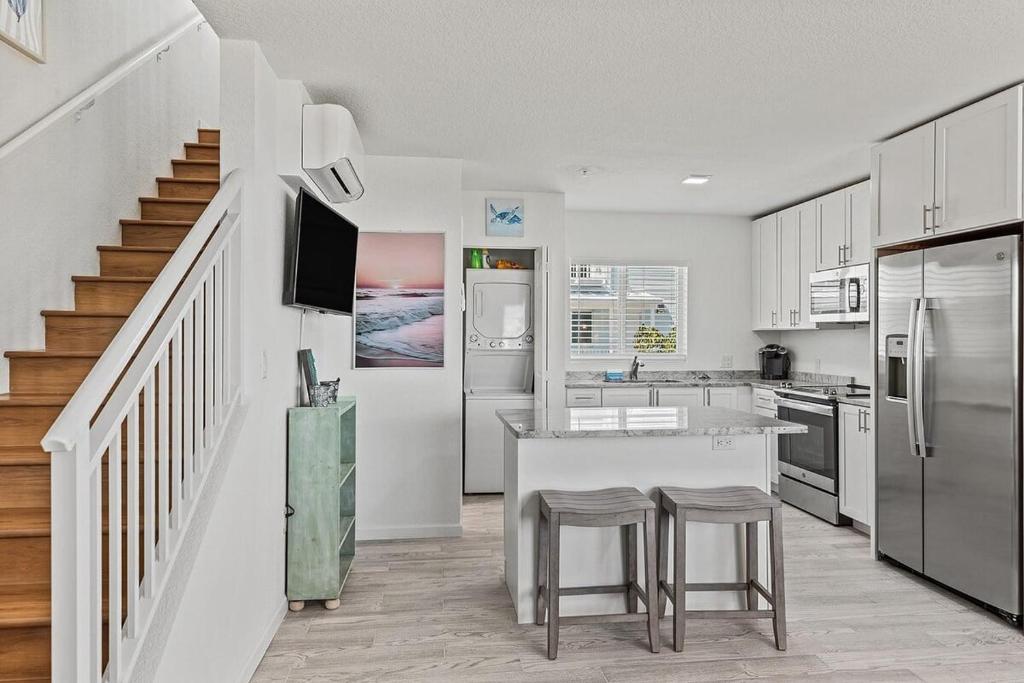 Ocean Isles #123 - Ocean Views, Resort Style Pool, Marathon (updated ...