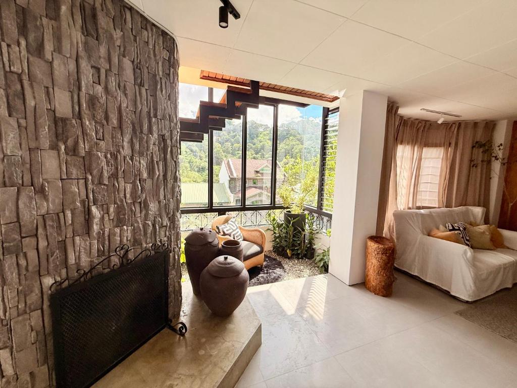 Modern Glass House Baguio Transient - Baguio City Transient, Baguio ...