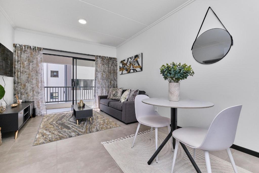 Fourways Luxe Haven, 6mins to Montecasino, Sandton (updated prices 2025)