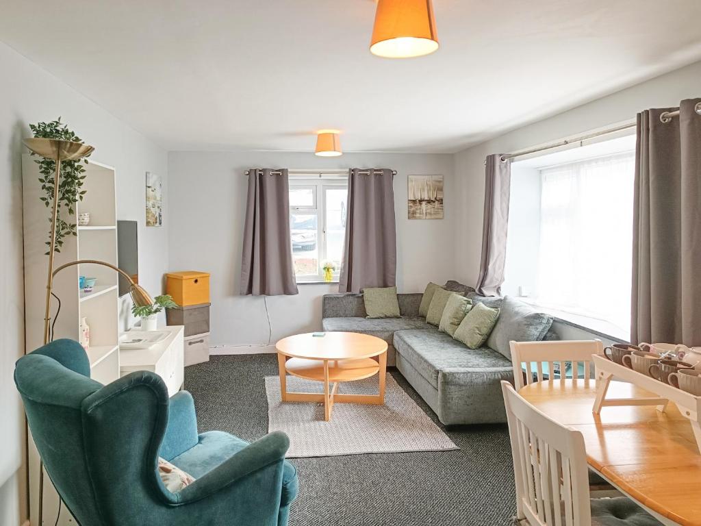 Seashell Cove, Cemaes Bay (updated prices 2026)
