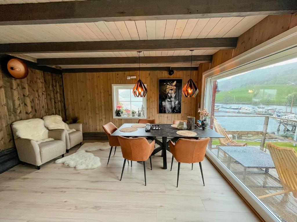 Unique Modern Harbour Home In Valsøyfjord, Valsøyfjord (updated prices ...