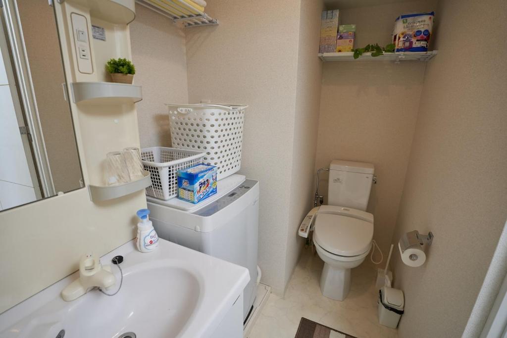 About 5 mins walk from JR Kinshicho North Exit!Near Asakusa & Sky Tree!! The house is on the 6th ...