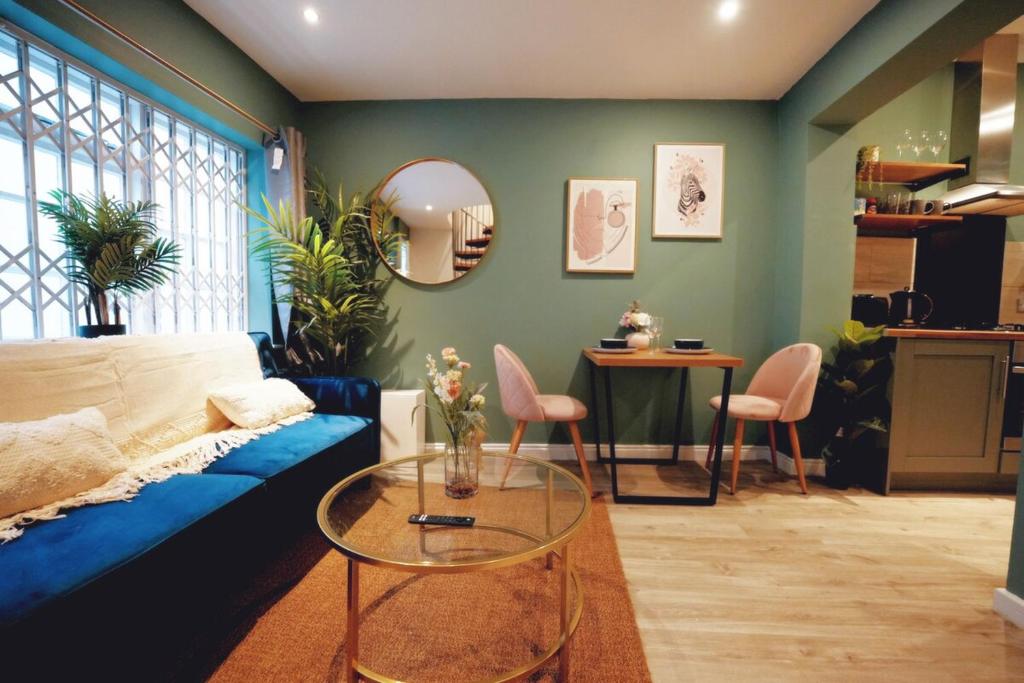 2 PM CHECK IN Cozy Town house Sleep 5, Brighton & Hove (updated prices ...