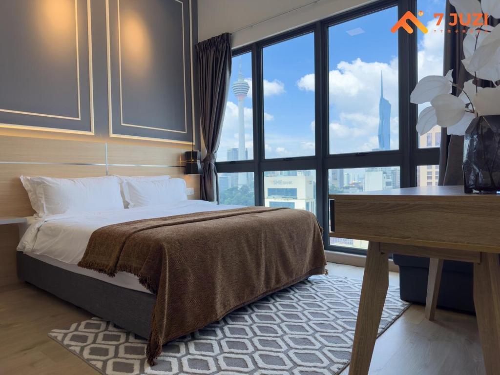 KL &118 Tower View 1R1B Netflix 19F & Best View Infinity Pool, Kuala ...