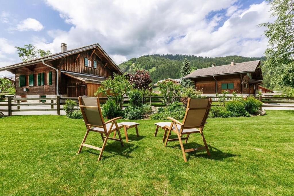 Exclusive Apartment near Promenade Gstaad Center, Gstaad (updated ...