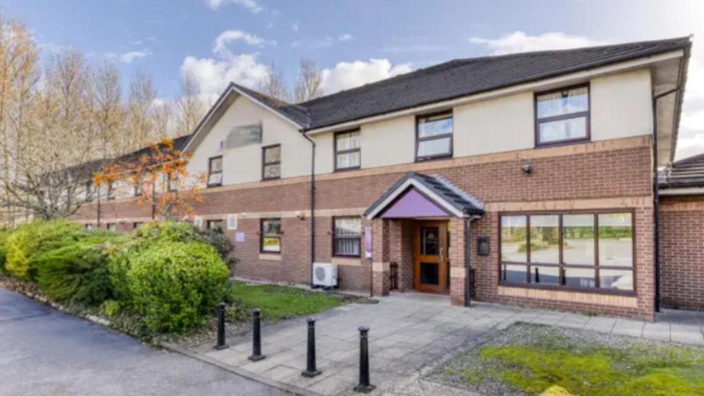 Ensuite in Wilson Road, Tarbock, Liverpool, Huyton Quarry (preços ...