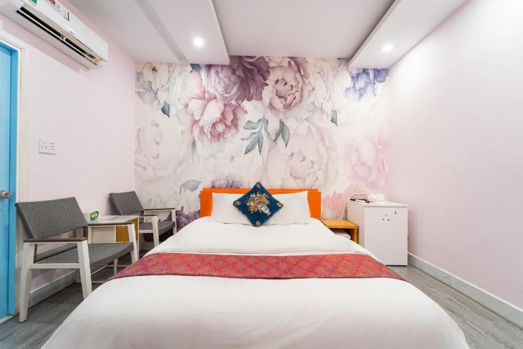 Dancenter Joy Inn Hotel Tan Binh Near Tan Son Nhat Airport, Ho Chi Minh ...