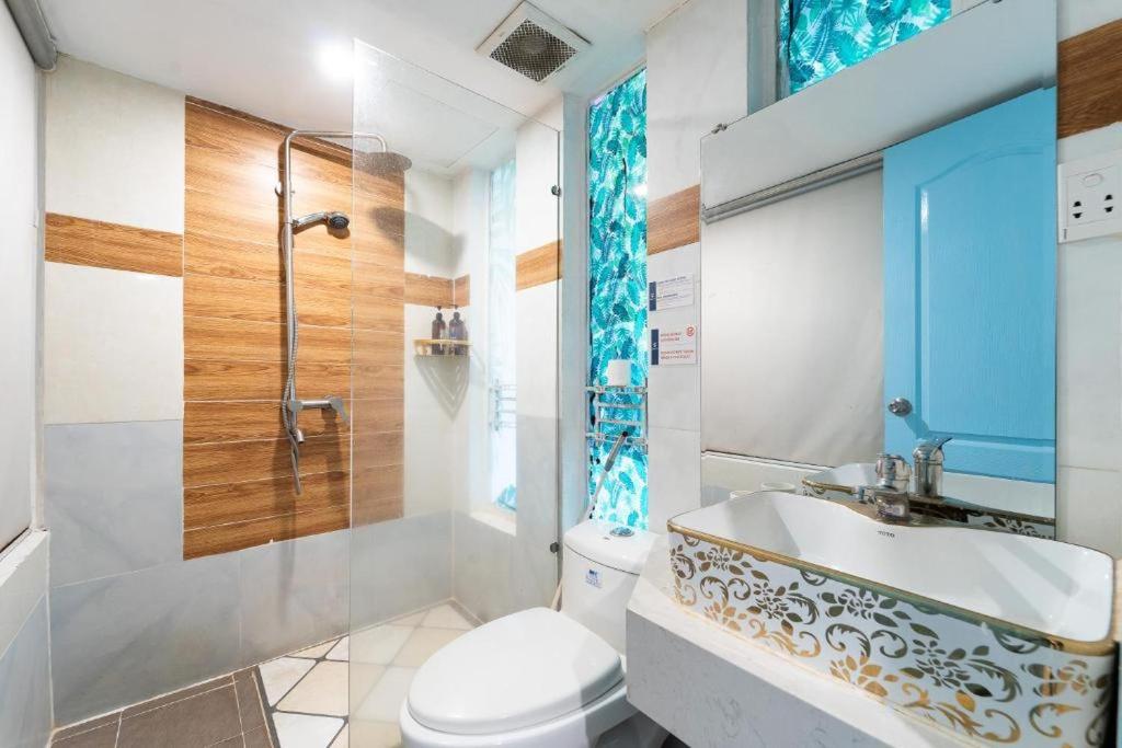 Dancenter Joy Inn Hotel Tan Binh Near Tan Son Nhat Airport, Ho Chi Minh ...