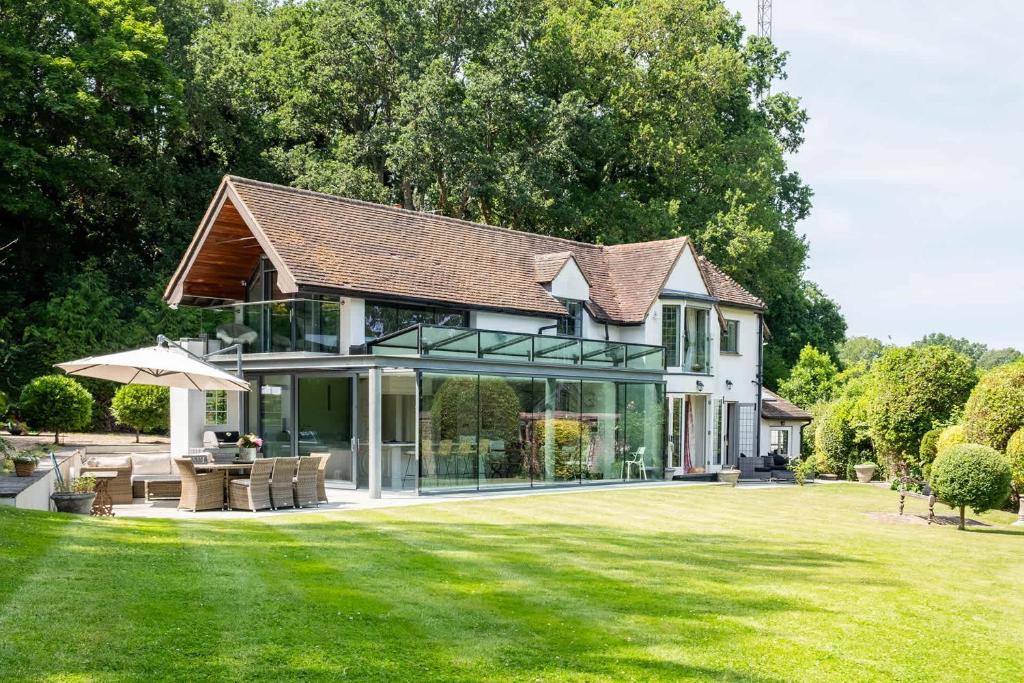Hills End Cottage, Sunningdale (updated prices 2026)