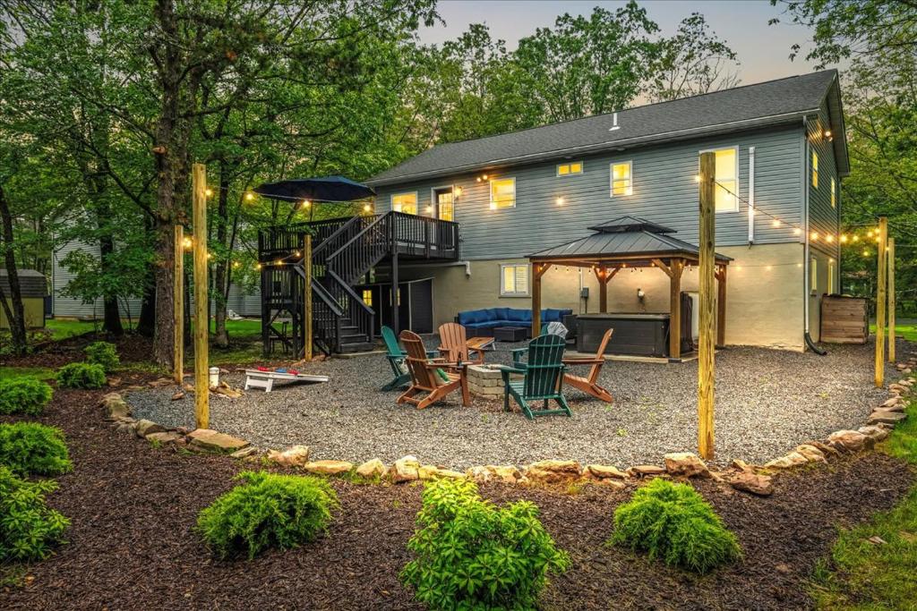 Sunshine Pines Sleeps 14 Hot Tub Pool Table Kayaks, Albrightsville ...