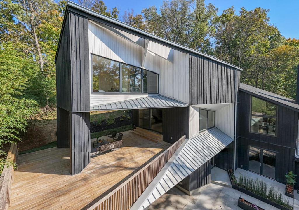 Luxury Hideaway nearly 9000 Sq Ft with Elevator and Huge Deck ...