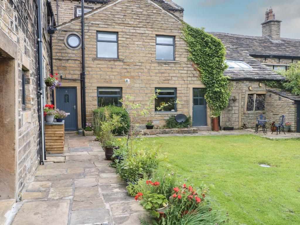 Cottage Round T'Corner, Holmfirth (updated prices 2026)