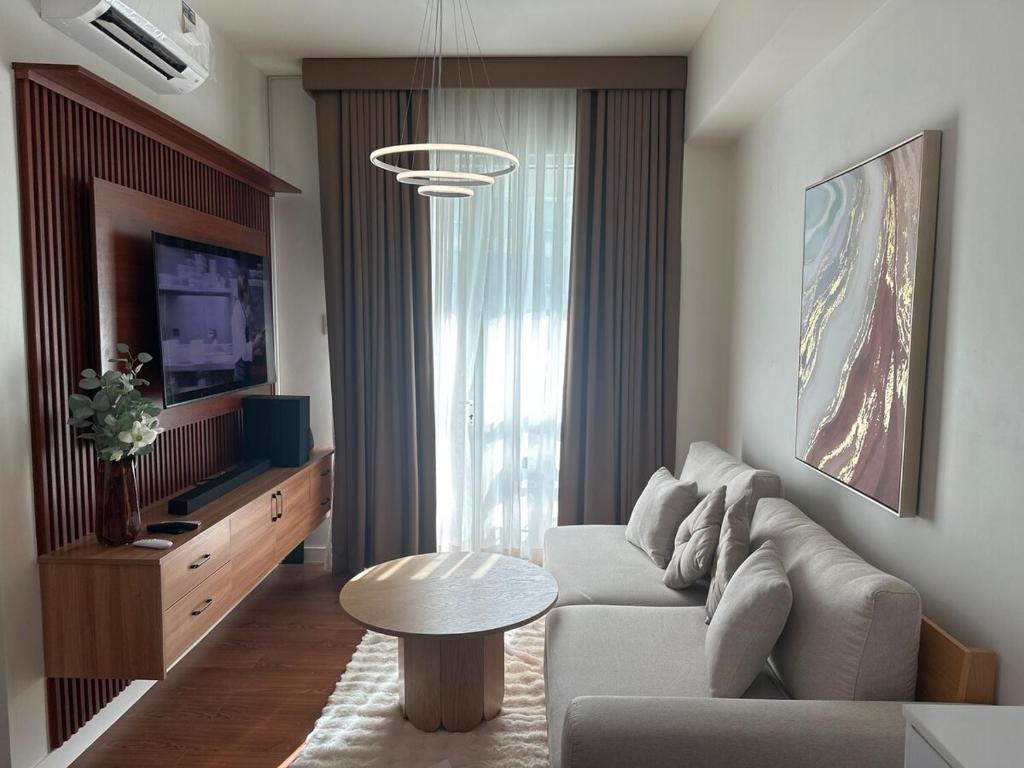 Modern One Bedroom with Balcony near Cebu IT Park, Cebu (tarifs ...