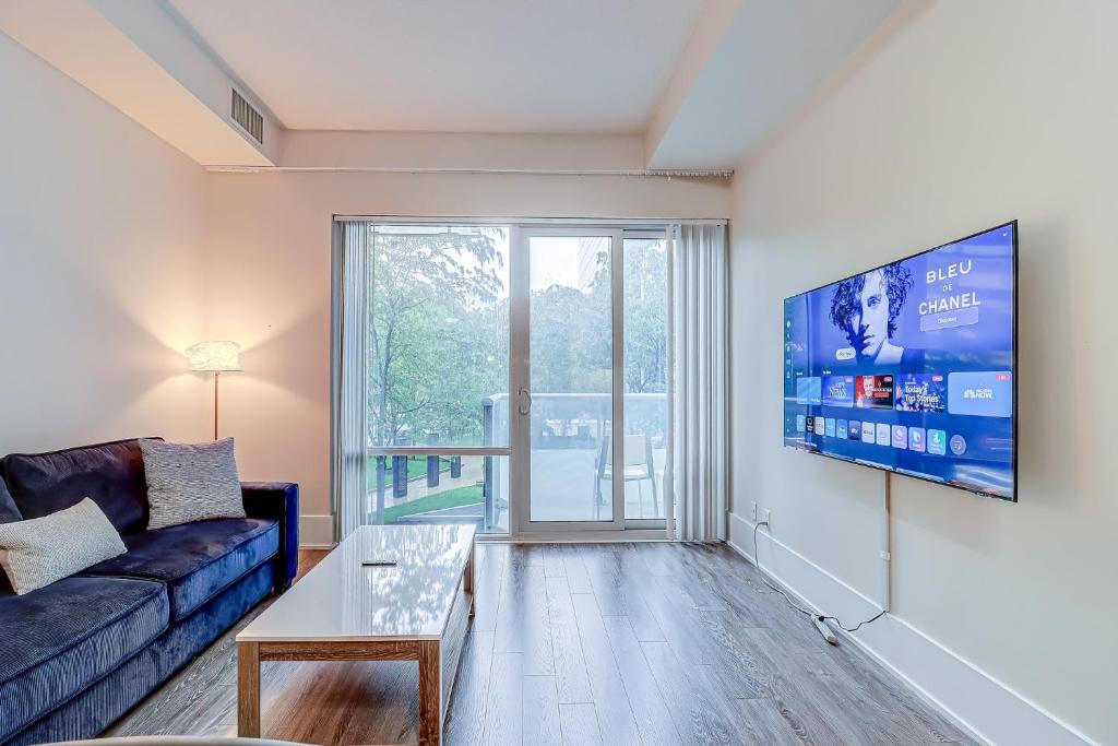 Metropolis Loft - CN Tower, Toronto (updated prices 2025)