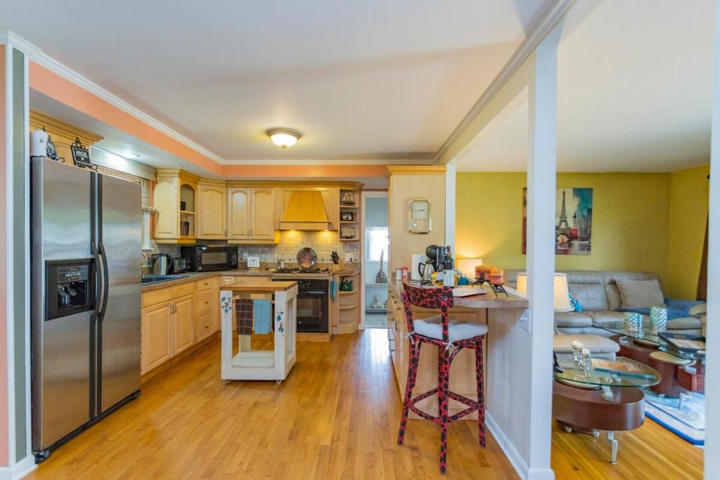 The Place Between The Lakes 4 Bedrooms 4 Beds, Old Hickory ...