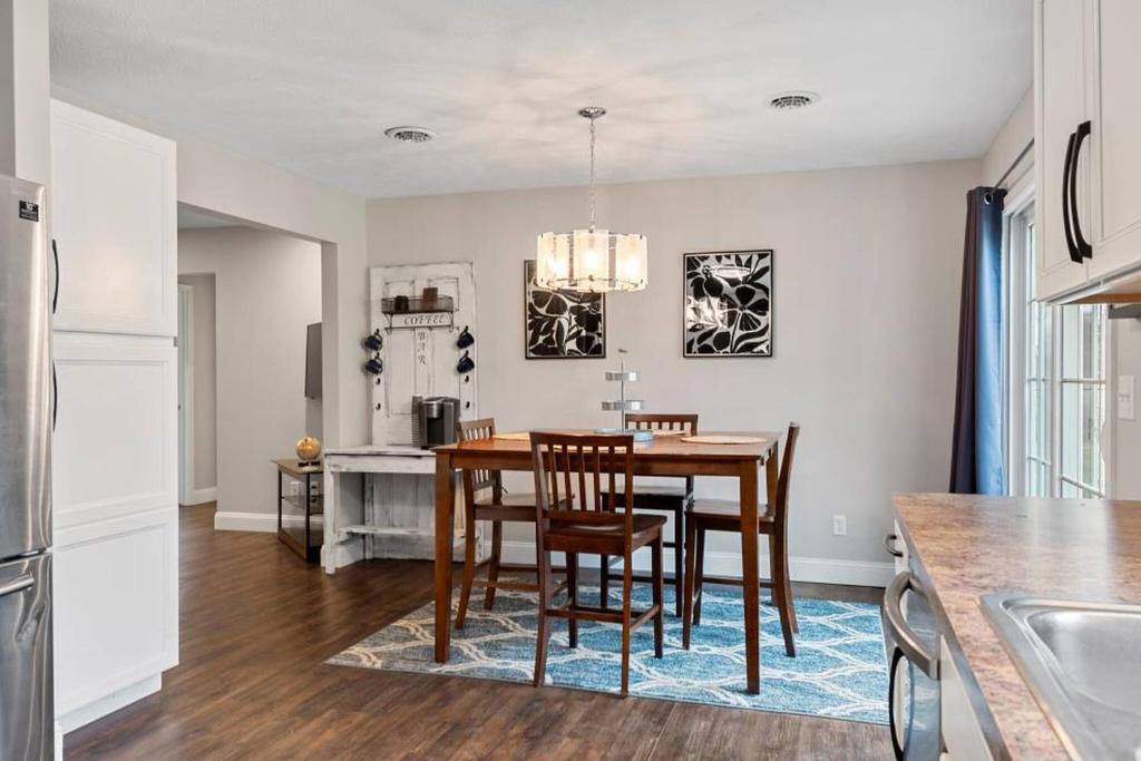 The Archer Home, Springfield (updated prices 2026)