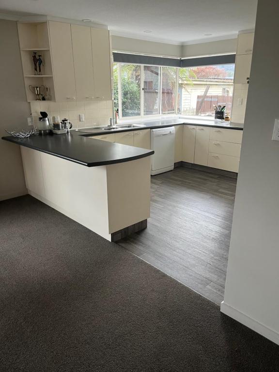 Stu's Place, Reefton (updated prices 2025)