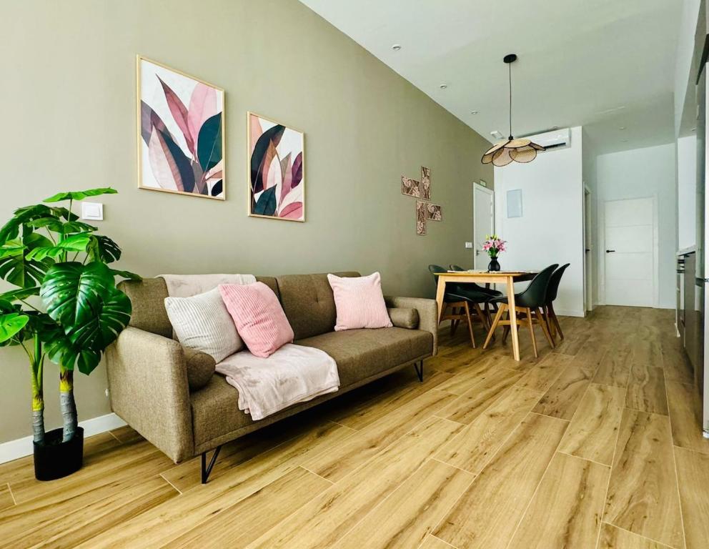 PLANAS 2 Design & Spaciousness with Terraza in Ruzafa SOHO, Valencia ...