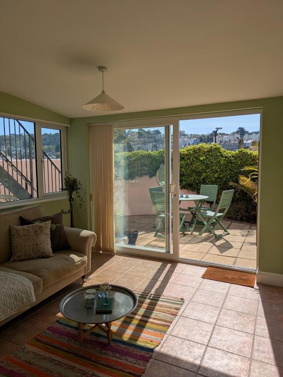 Quiet Seaside Getaway, Torquay (updated prices 2026)