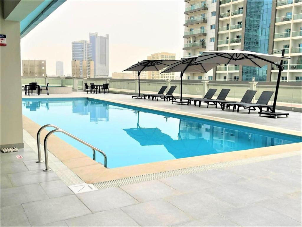 杜拜Luxury Studio Pool & Gym Access in Dubai Sports City（2025 年最新房價）