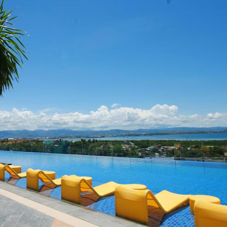 Mactan Newtown 8 boulevard Deluxe Tower ONE, Punta Engaño (tarifs ...