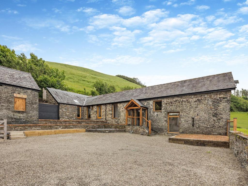 Ty Carreg, Llanbadarn-fawr (updated prices 2026)