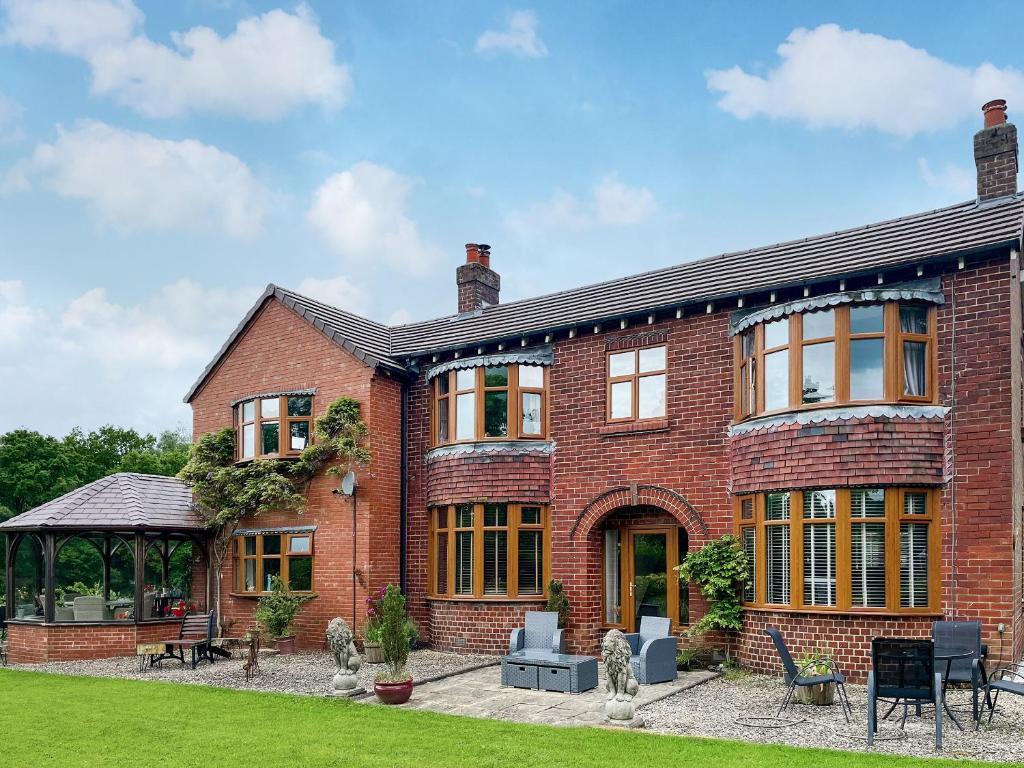 Dane Hurst, Rushton Spencer (updated prices 2026)