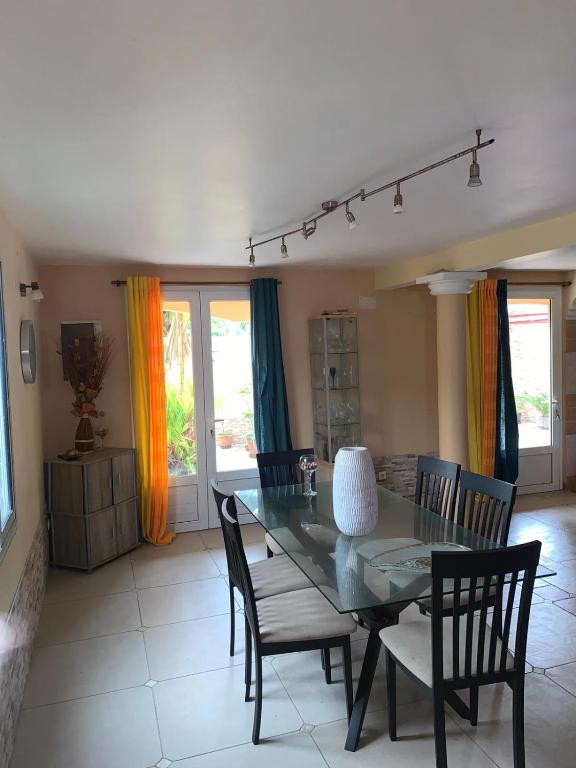 Villa Sigere, Le Robert (updated prices 2025)