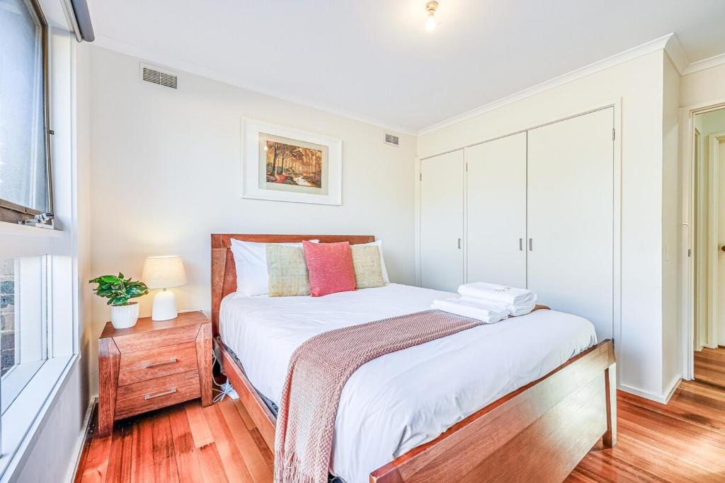 StayAU Newly Modern Comforts 3BRM Home Cranbourne, Cranbourne (updated ...