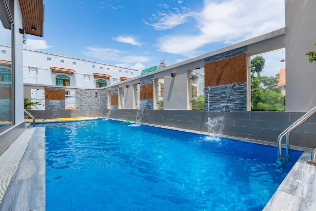 Nancy Tran Grand strip 11, Vung Tau (updated prices 2025)