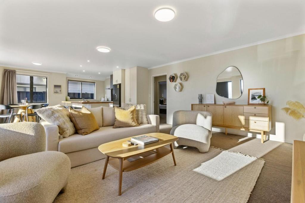 208 Alpine Escape, Wanaka (updated prices 2026)