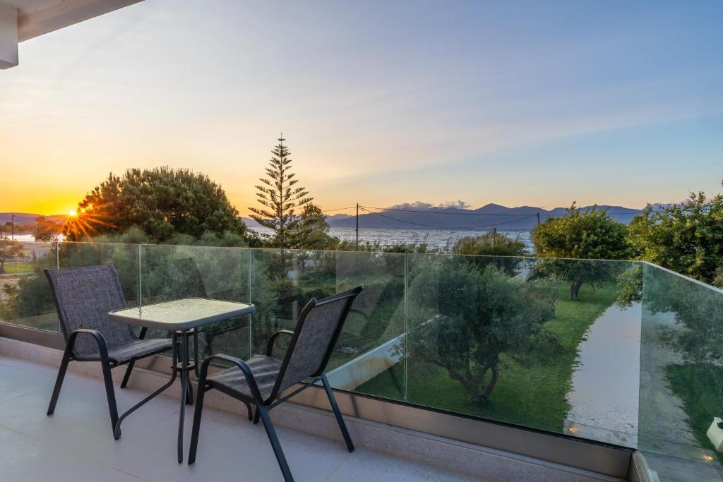 Theosis Signature Suites, Diakopto (updated prices 2026)