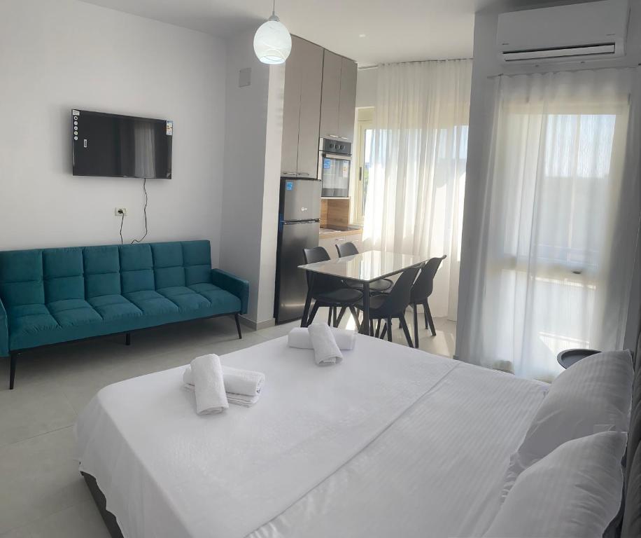 Sun&Salt, Golem (precios actualizados 2025)