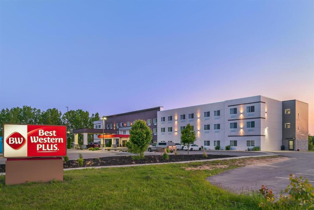 Best Western Plus Wayland Hotel, Shelbyville (updated prices 2026)