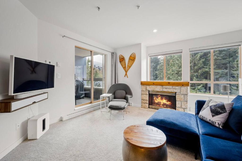 1BR plus King Murphy Bed in Tyndall Stone Lodge, Village Location, Pool ...