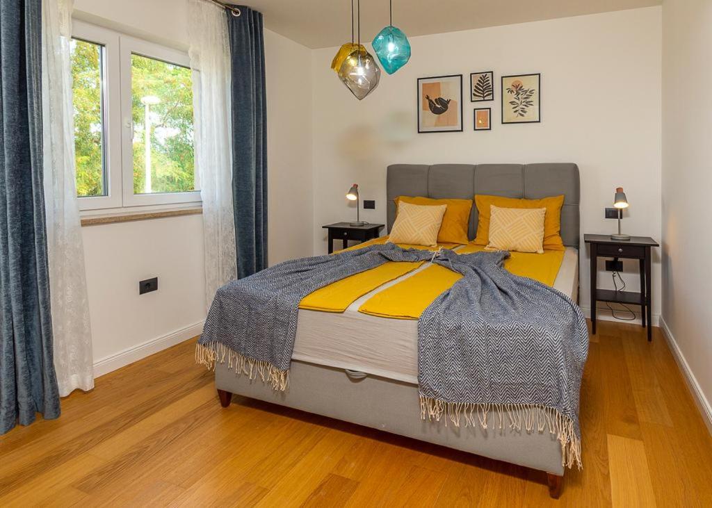 Prostran i moderan apartman, Antenal (precios actualizados 2025)