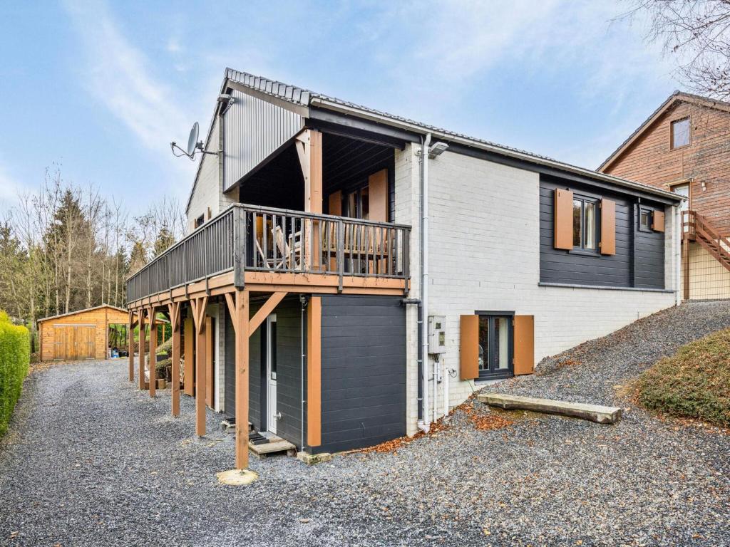 Elegant chalet in Manhay with Sauna, cleaning included, Manhay ...