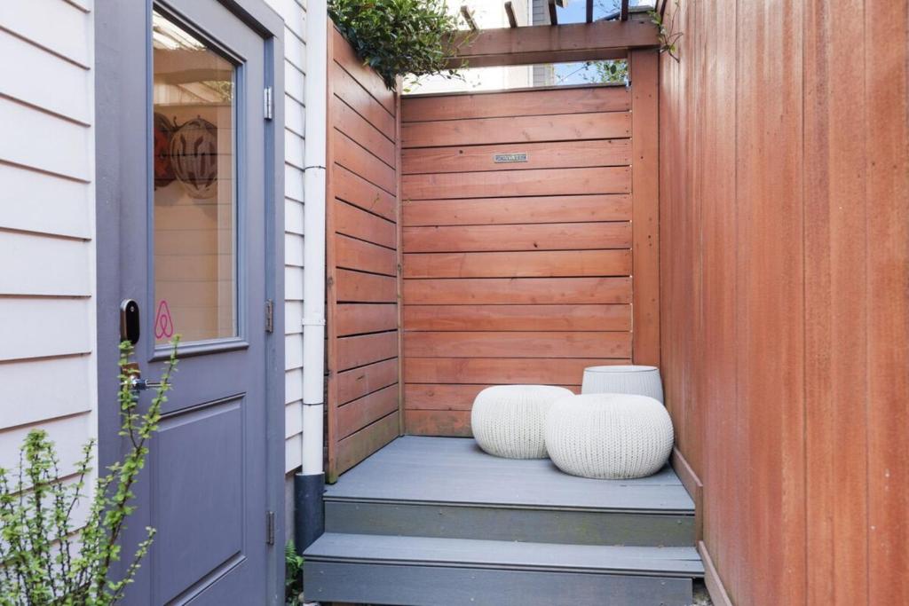 Modern Guest Studio in Vibrant Boise District, Portland (updated prices ...