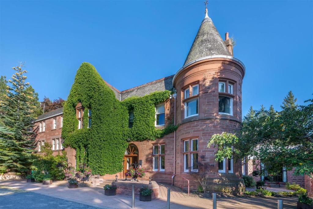 Hilton Grand Vacations Club Craigendarroch Suites Scotland, Ballater ...