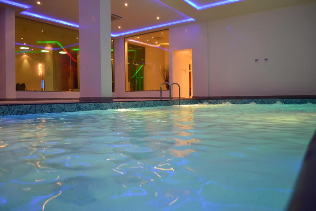 Golden Tulip Hail, Hail (updated prices 2025)