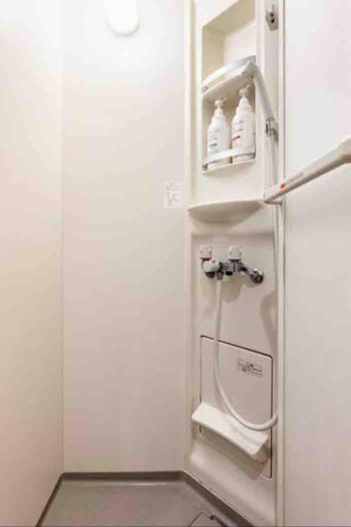 Namba 5 min walk, 100m to Kuromon Market in Sennichimae shopping district, 3 subway junctions ...