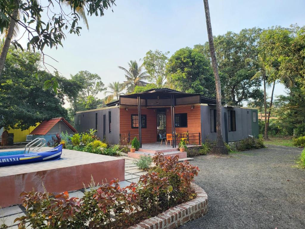 Bombay High, Parhur (updated prices 2025)