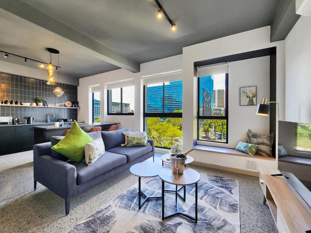 Stylish, modern, new, secure home, Cape Town (updated prices 2025)