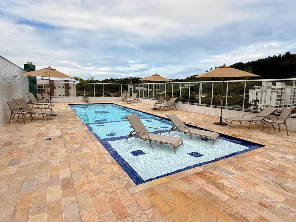 Apt 4min to Beach with AC, Pool, Sauna & BBQ, Ubatuba (preços ...