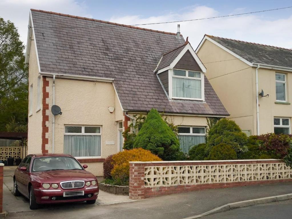 Ty Draw, Glanamman (updated prices 2026)